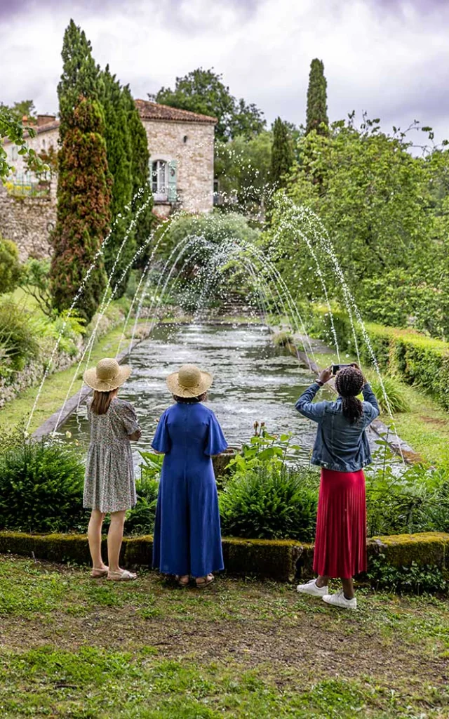 Les Jardins de Sardy : Une escapade romantique à explorer en Dordogne ...